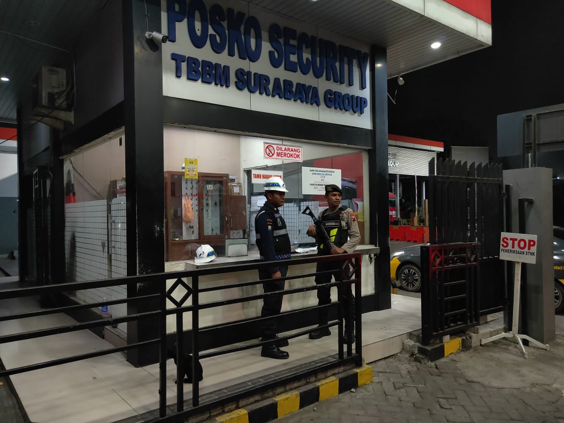 Satsabhara Polres Tanjung Perak Lakukan Patroli Obyek Vital Satsabhara Polres Tanjung Perak Lakukan Patroli Obyek Vital